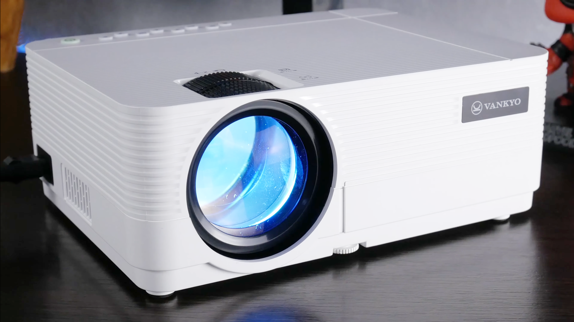 How to Connect a Phone to a Vankyo Projector? - ProjectorProfy